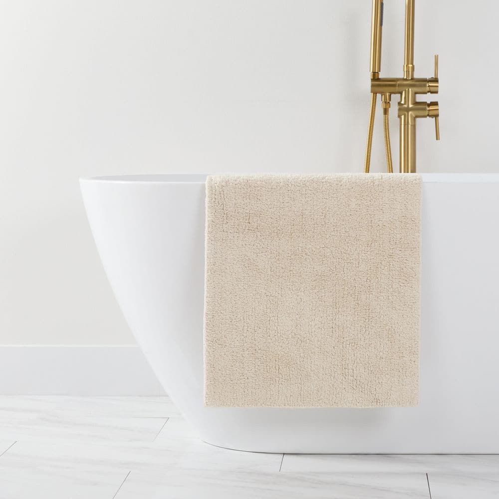Becky Cameron 21 in. x 34 in. Natural 100% Cotton Plush Reversible Bath ...