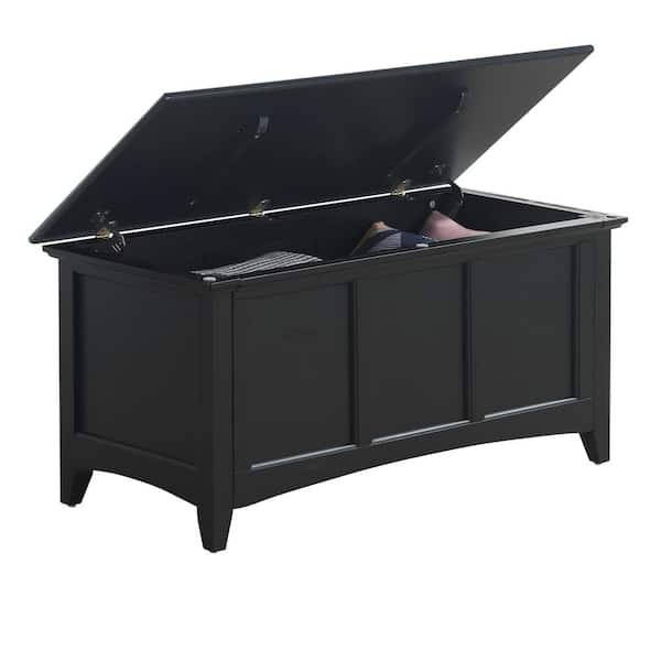 Chest for blanket storage store