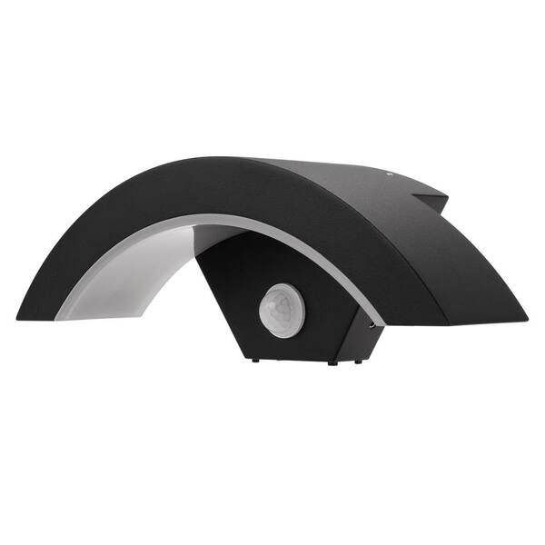YANSUN 3.94 in. 1-Light Black Arc Modern Motion Sensing Dusk to Down ...