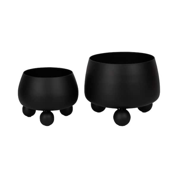 Liv & Skye 9 in. and 11 in. Black Metal Planters with Ball Feet (Set of ...