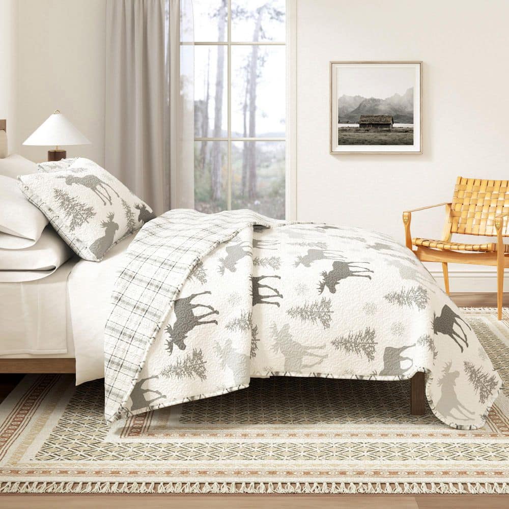FRESHFOLDS Gray Moose Print Premium Nature Inspired Full/Queen ...