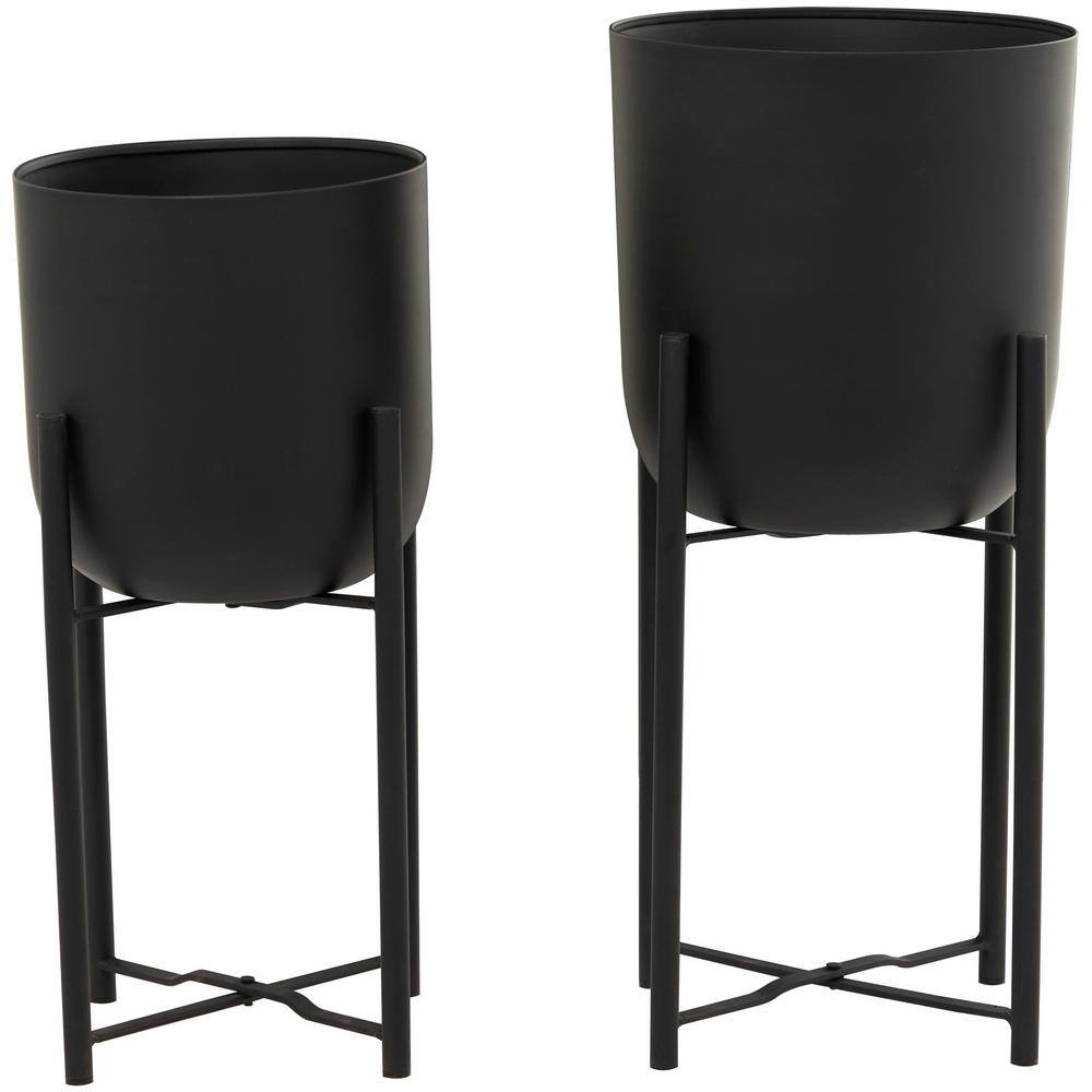 CosmoLiving by Cosmopolitan 22 in., and 20 in. Large Black Metal Indoor ...