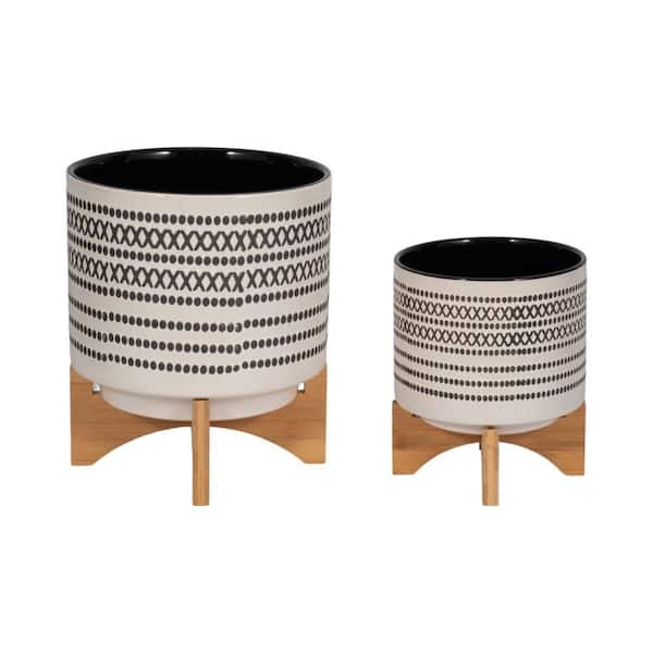 Liv & Skye Gray 10 in. x 12 in. Ceramic Aztec Planter with Wood Stand ...