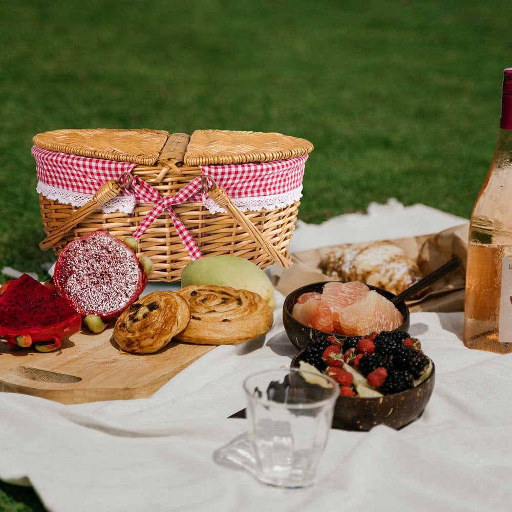 Wudkey Red Wicker Picnic Basket with Lid and Handle, Sturdy Woven Body ...