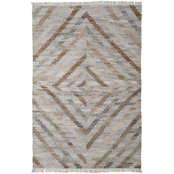 HomeRoots 4 ft. x 6 ft. Gray and Ivory Geometric Area Rug 2000512422 ...