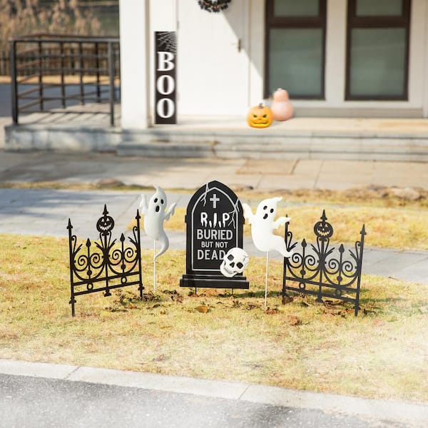 Glitzhome 24 in. H Halloween Metal Graveyard Set Yard Stake (Set of 5 ...