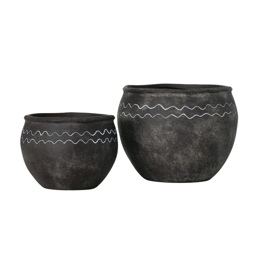 SULLIVANS 8 in. and 6 in. Modern Wave Clay Planter Set of 2, Black ...