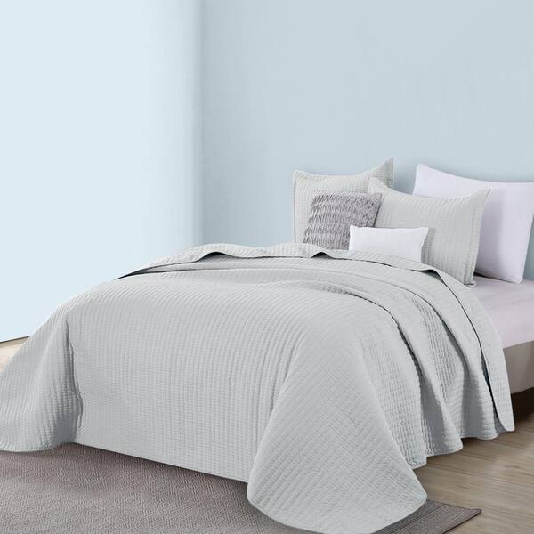 FRESHFOLDS Light Gray King Premium Solid 3-Piece Microfiber Quilt Set ...