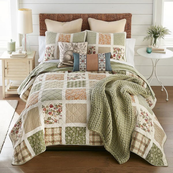 DONNA SHARP Peach Rose 3-Piece Peach and Green King Cotton Quilt Set ...