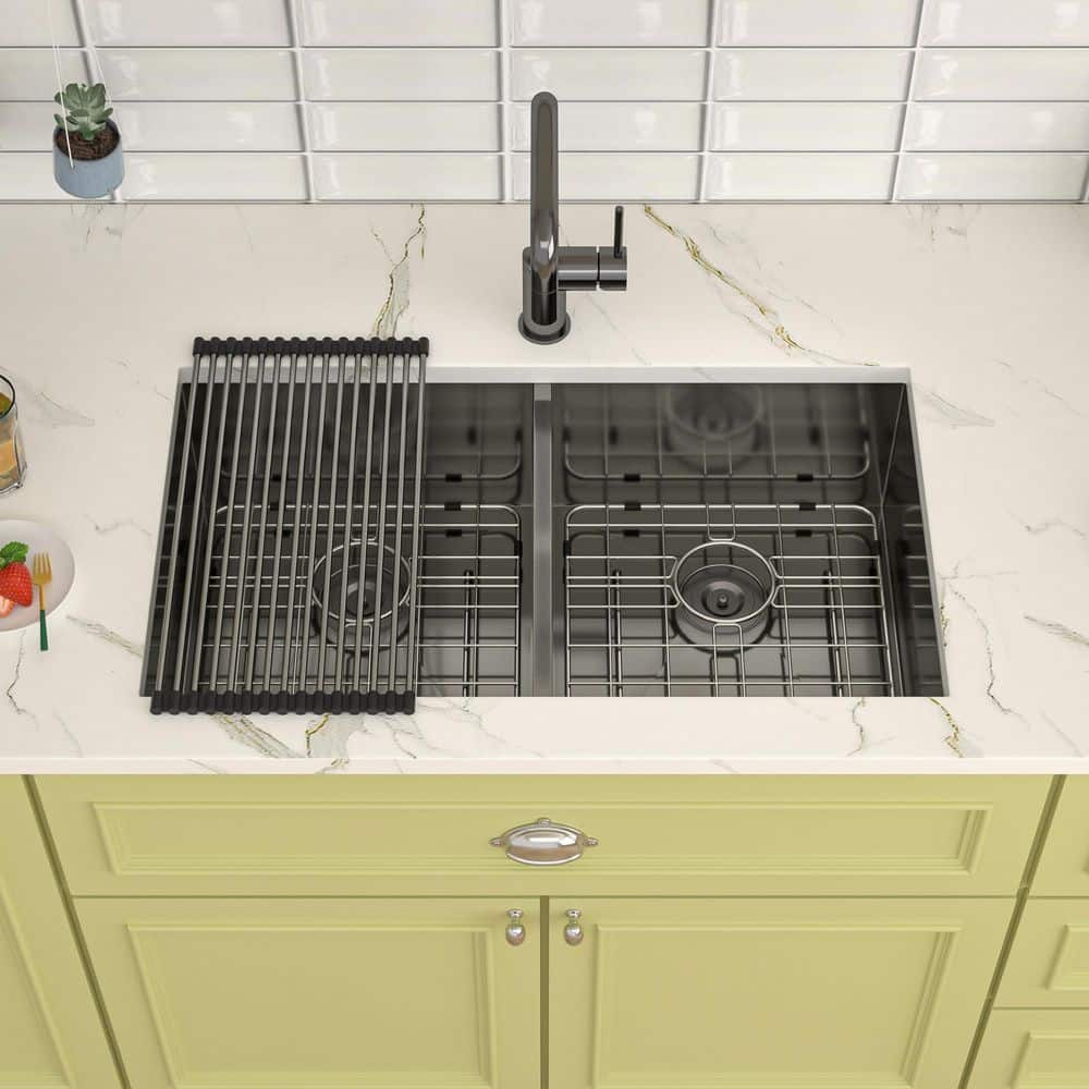 Qidian 33 in. Undermount Double Bowl (50/50) 16-Gauge Gunmetal Black ...