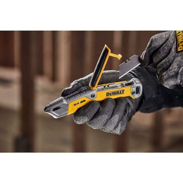 DEWALT Retractable Utility Knife with Blade Storage DWHT10998 - The ...